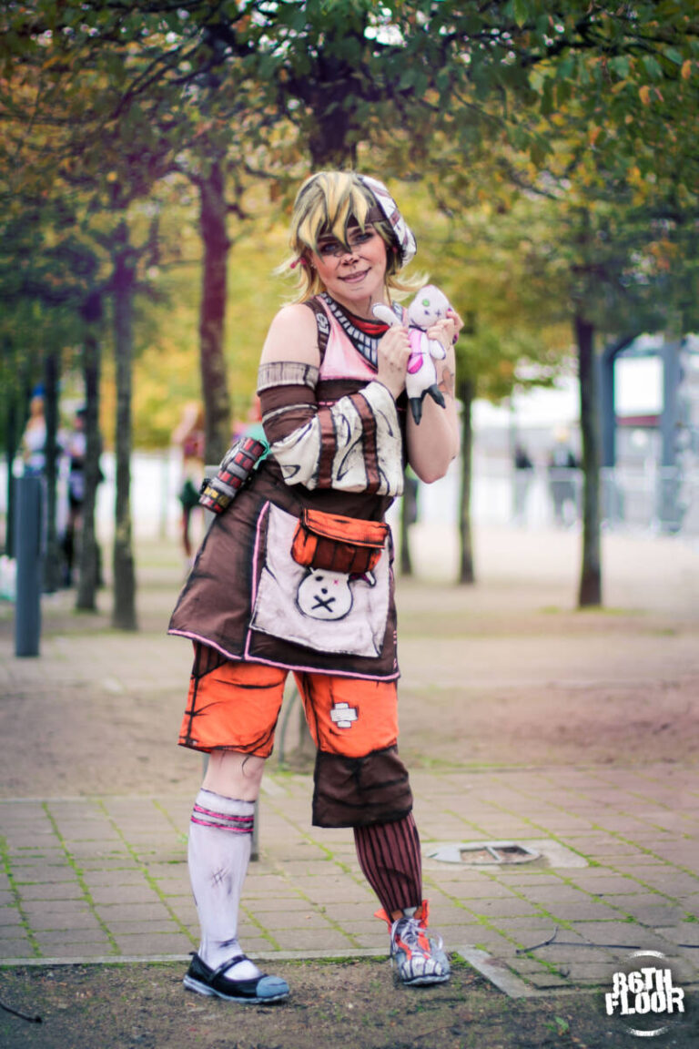 MCM London Cosplay steals the show In this awesome Cosplay Music Video ...